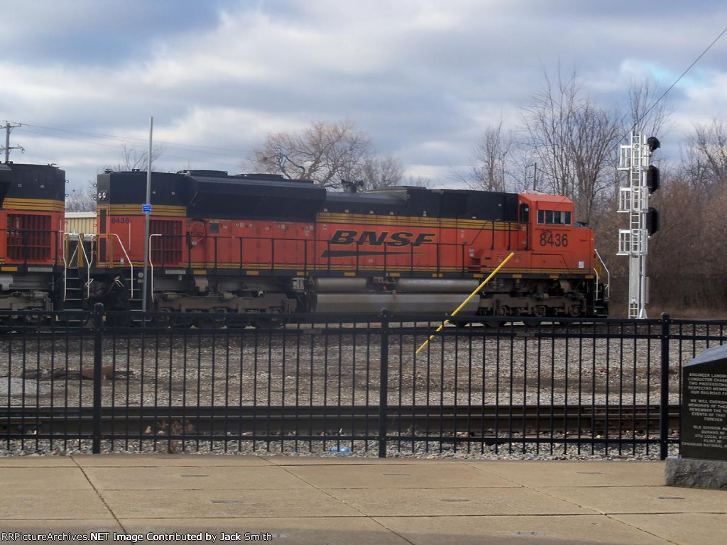 BNSF 8436